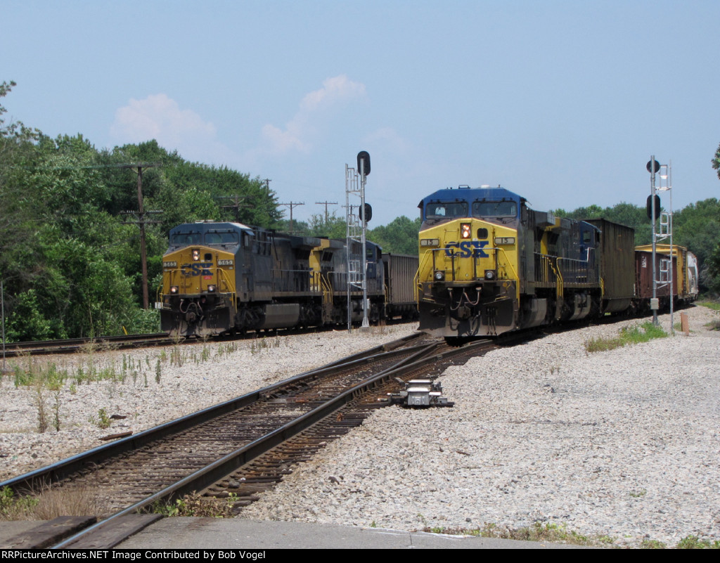 CSX 15 and 565